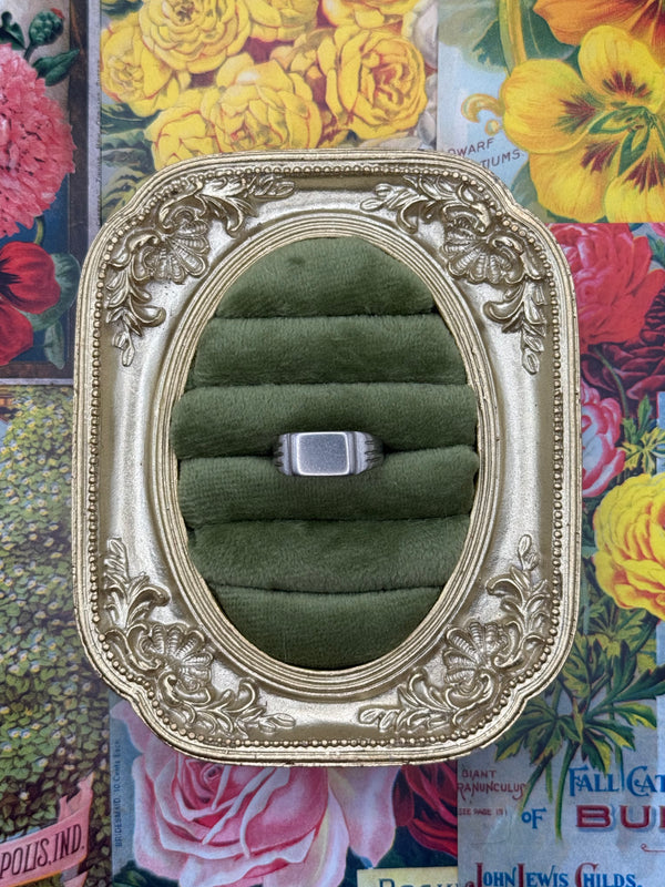 Vintage Silver Tone Signet Ring Size 7 – generational vintage
